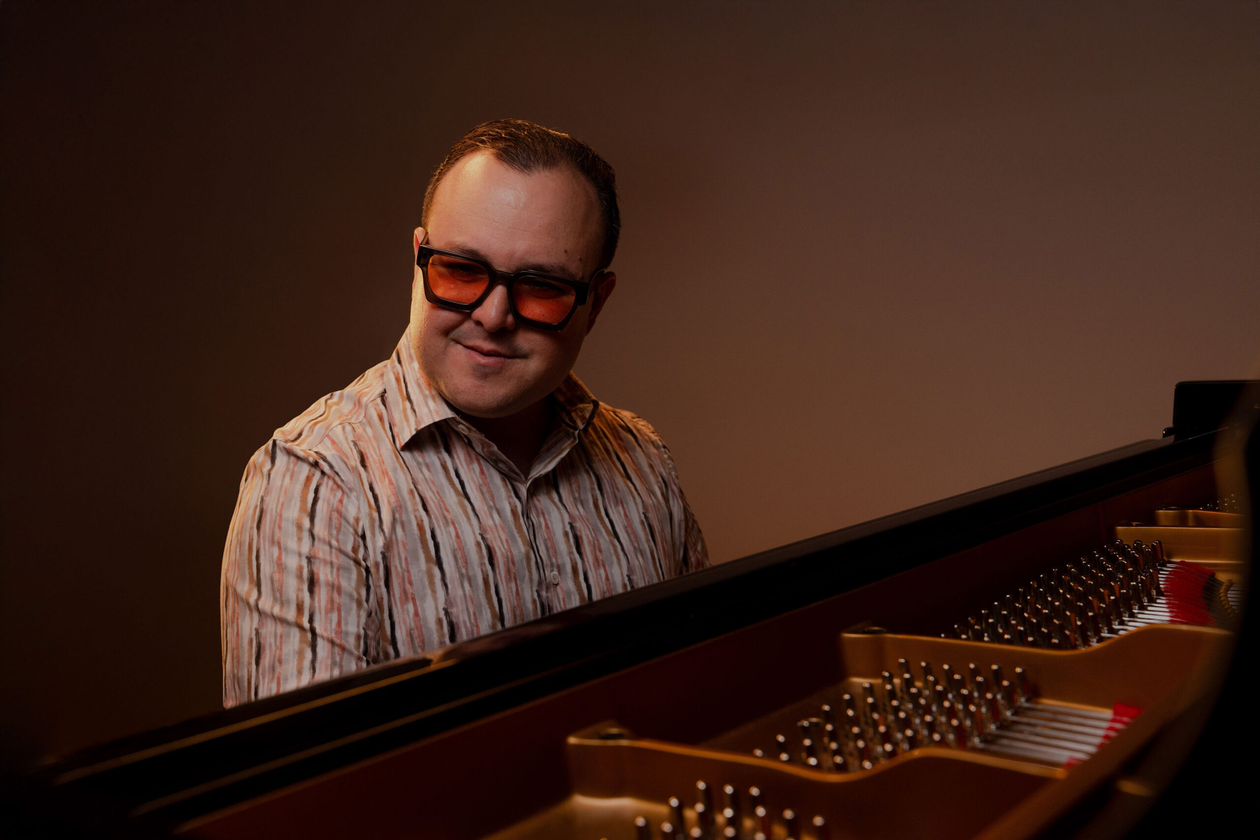 Kemuel Roig presenta su nueva producción: Dos Almas - EN EL LENTE TV